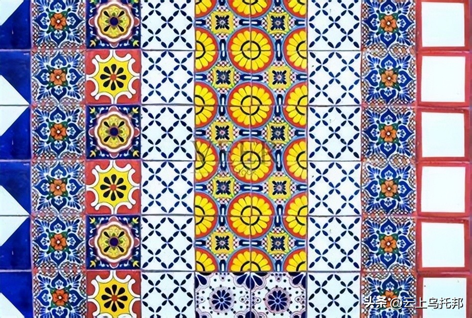 What kind of decorative art does the geometric pattern in the Aztec ...