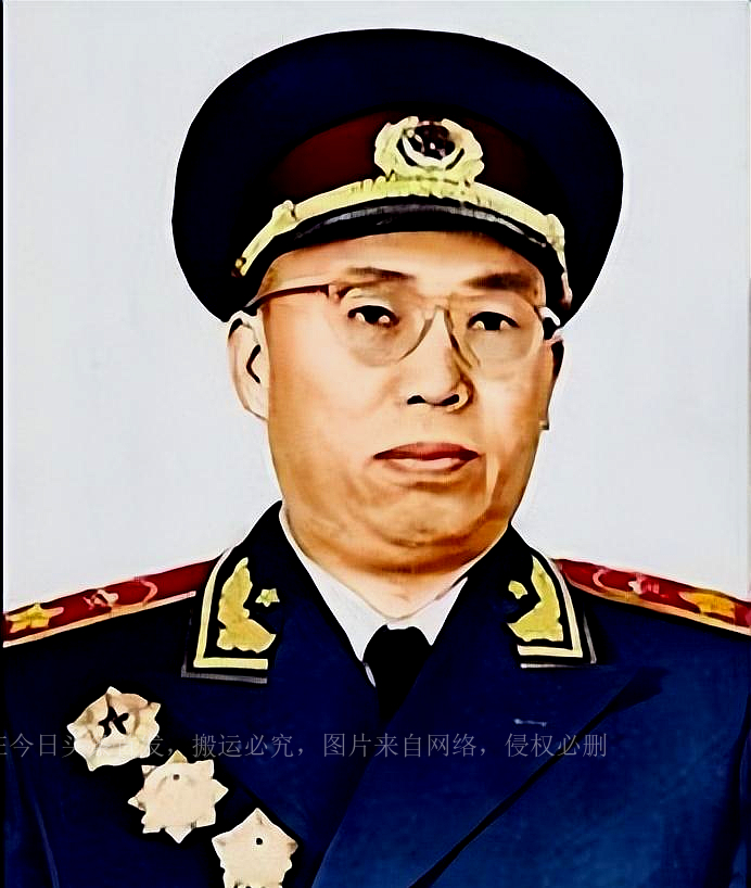 When Northeast China was liberated in 1948, Lin Biaoben was all smiles ...