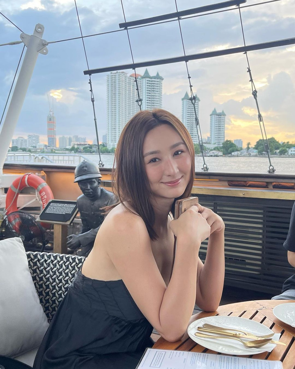 36-year-old Gao Haining posted sexy photos, his face full of spring breeze suspected of being ...