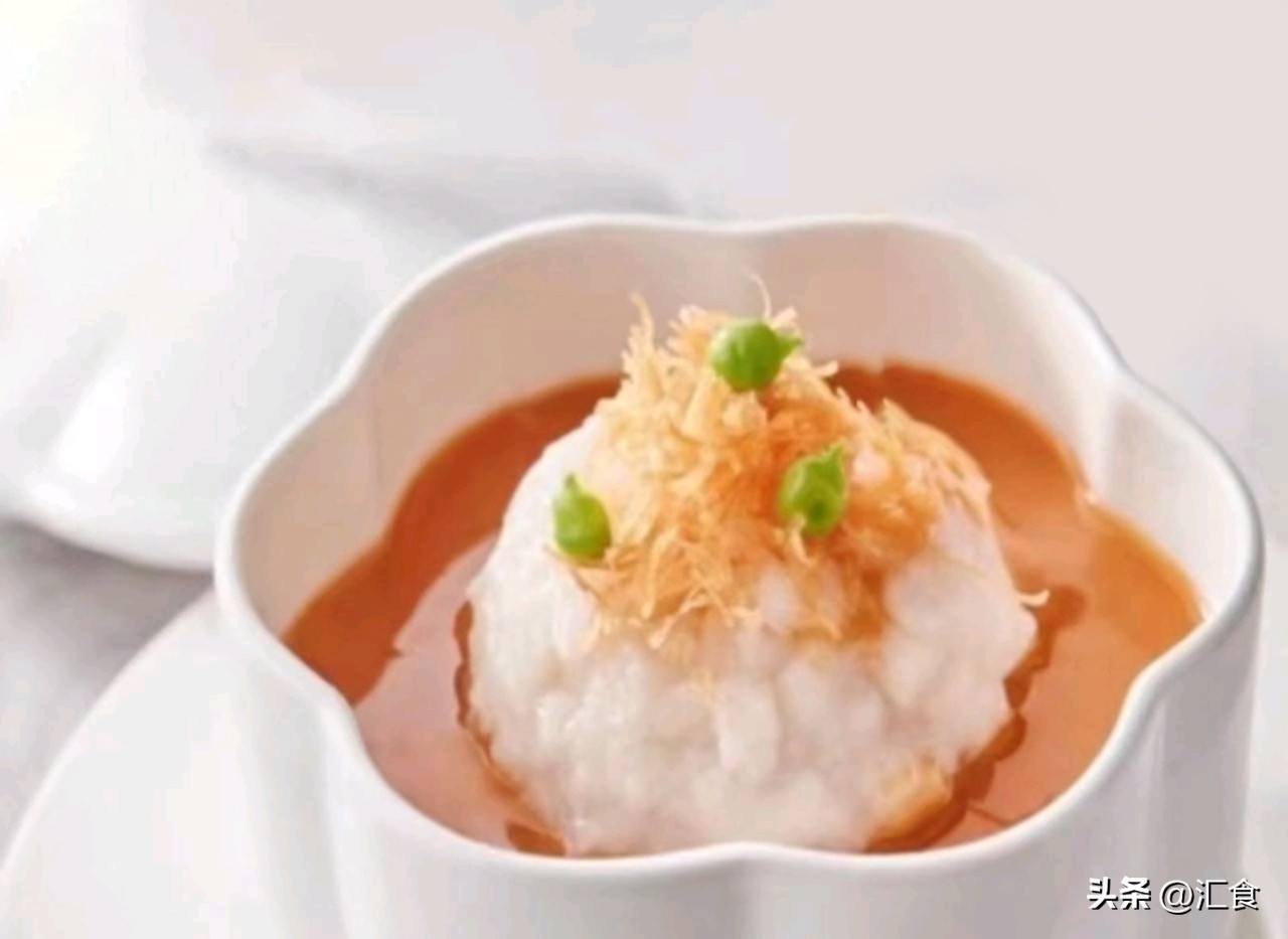 Sea oyster boiled in sour soup, sea bass lion head in lobster soup ...