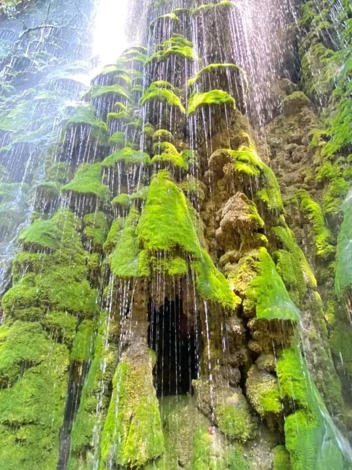 Waterfalls, springs, the beautiful scenery of Myanmar, you can't help ...