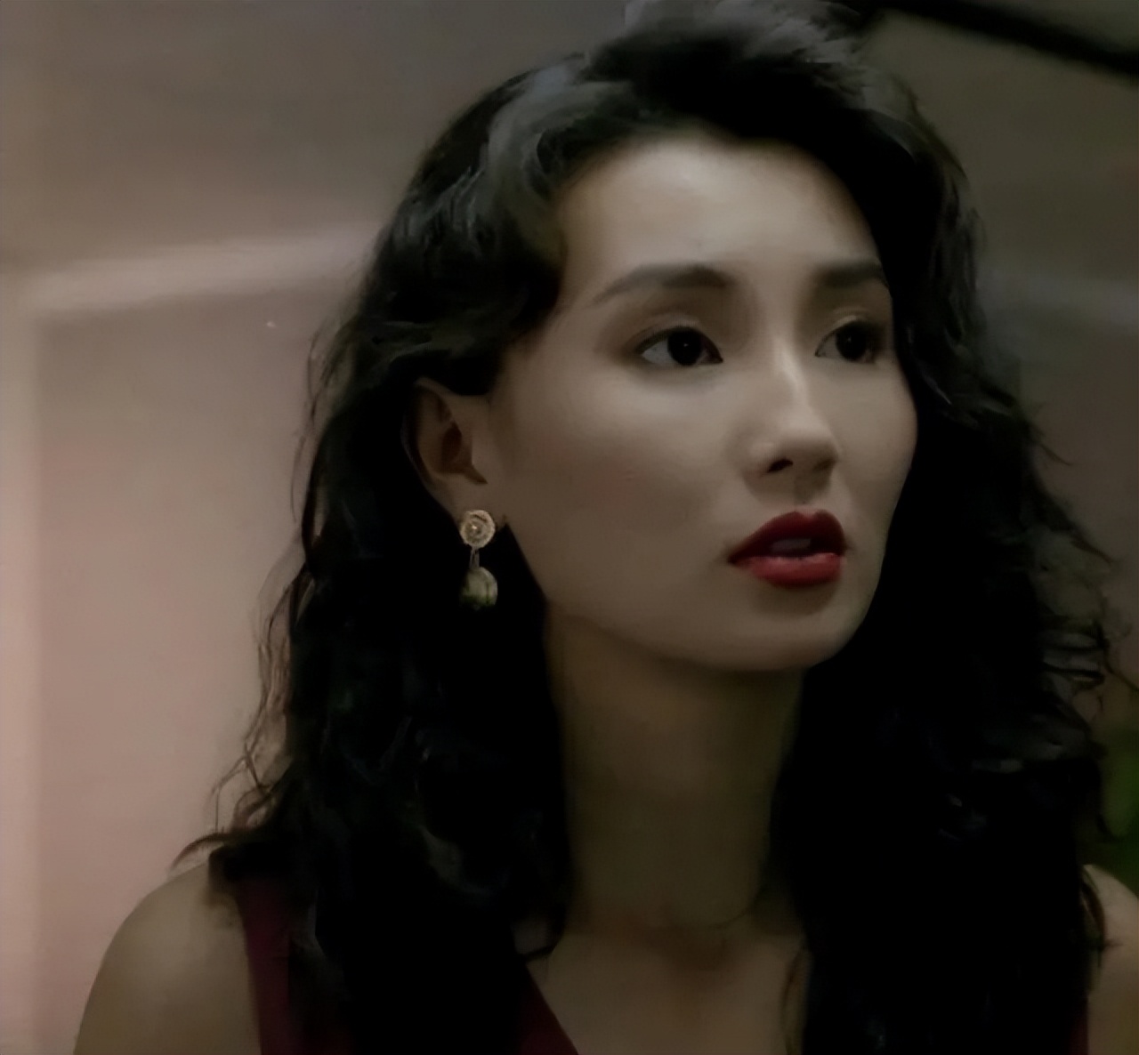 Maggie Cheung: She is Tony Leung's favorite woman, she lives alone in a ...
