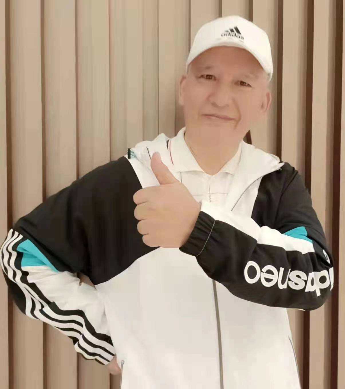 Profile of Taiwanese singer Chen Zhiming, his masterpiece "Please Wait ...