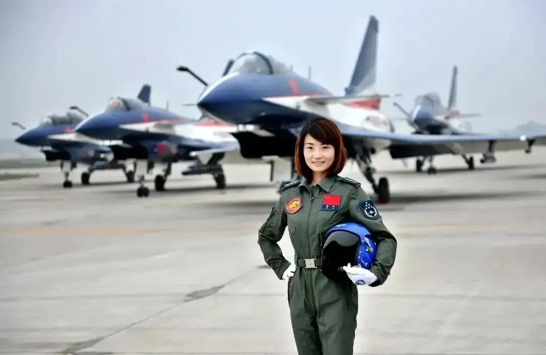 Golden Peacock Yu Xu, China's first female J-10 fighter pilot - iNEWS