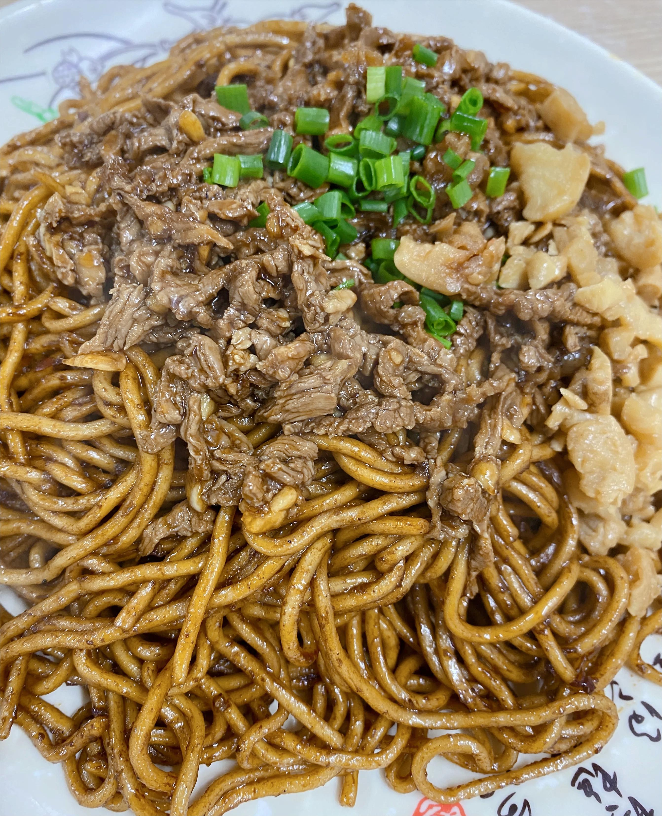 Wuhan Food: Popular Food at Baibuting on Erqi Road—Halal Shuangbao Beef ...