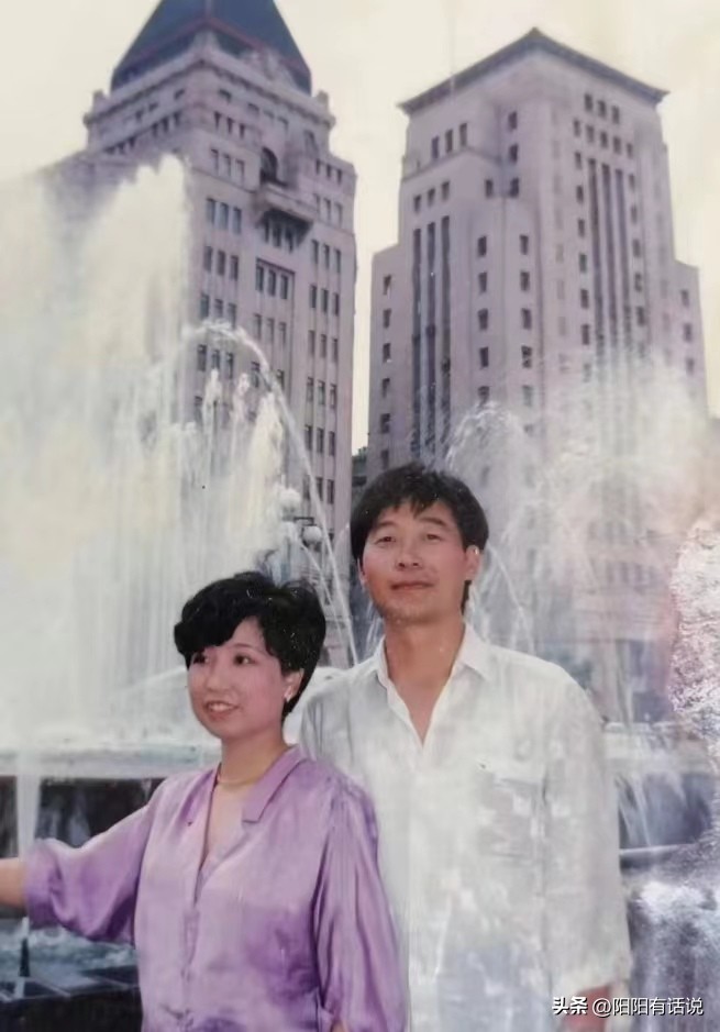 Du Xinzhi posted a group photo to clarify the rumors, and lawyer Pan Ke ...