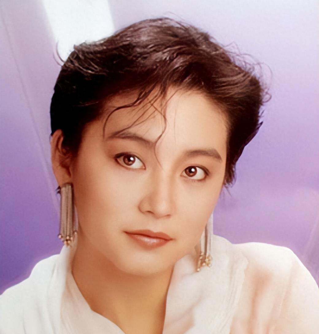 Brigitte Lin is accompanied by her boyfriend, her kind smile steals the ...