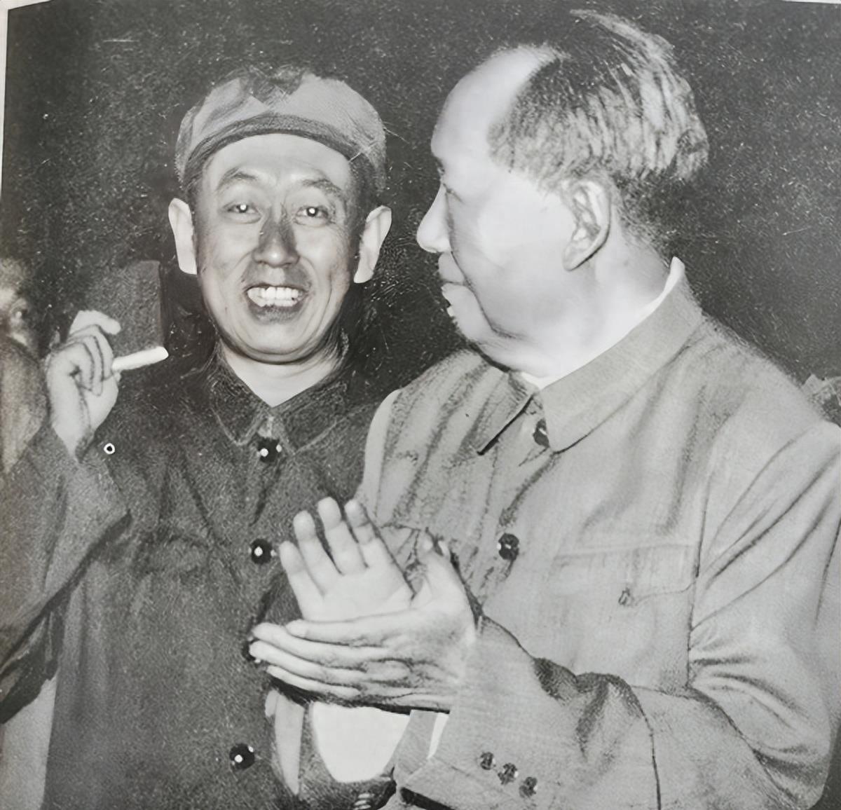 The deputy commander of the military region suggested that Zheng ...