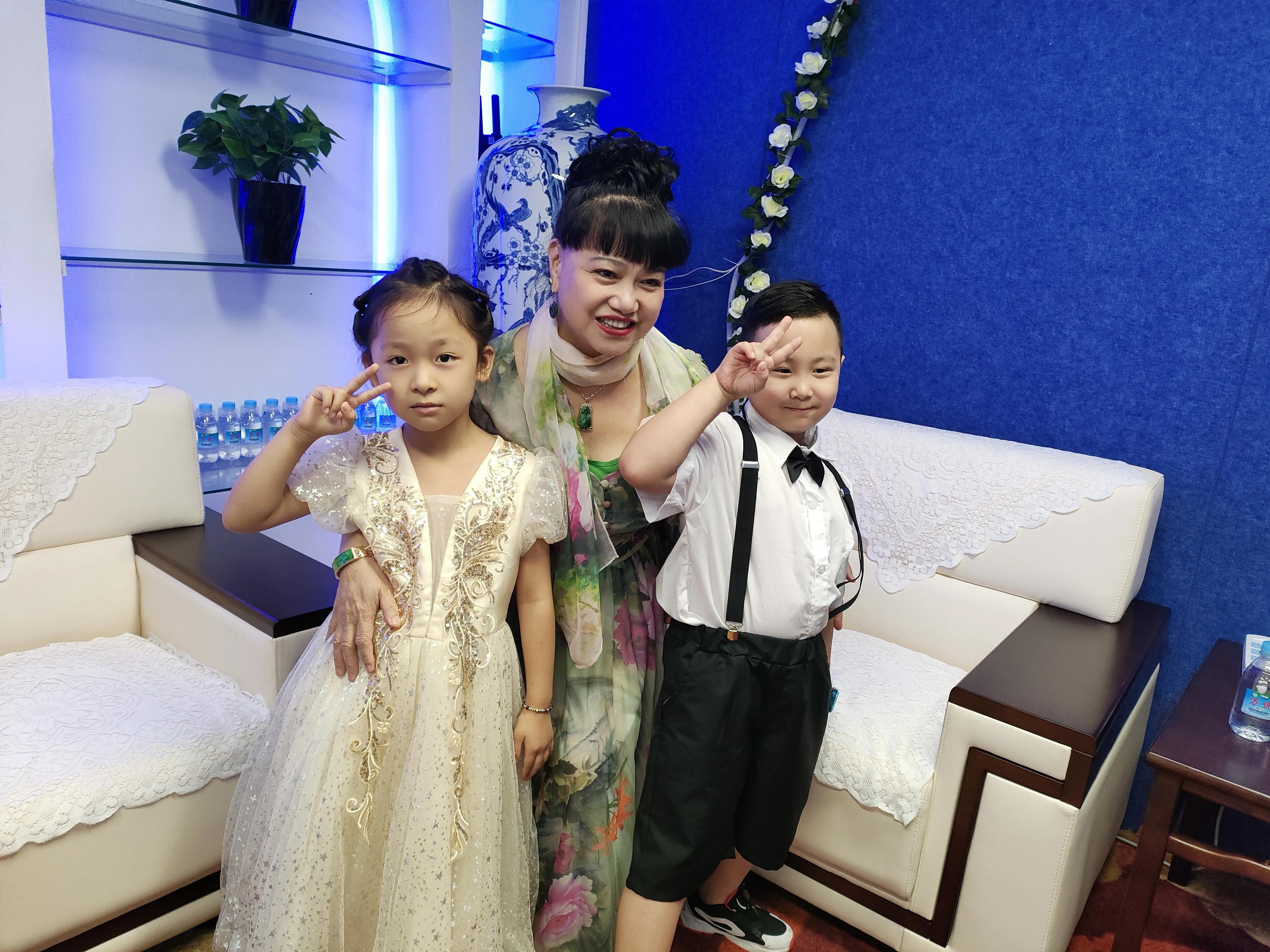 "Legend of Wenxin" Zhang Hanwen and Wang Xinran learn from the teacher ...