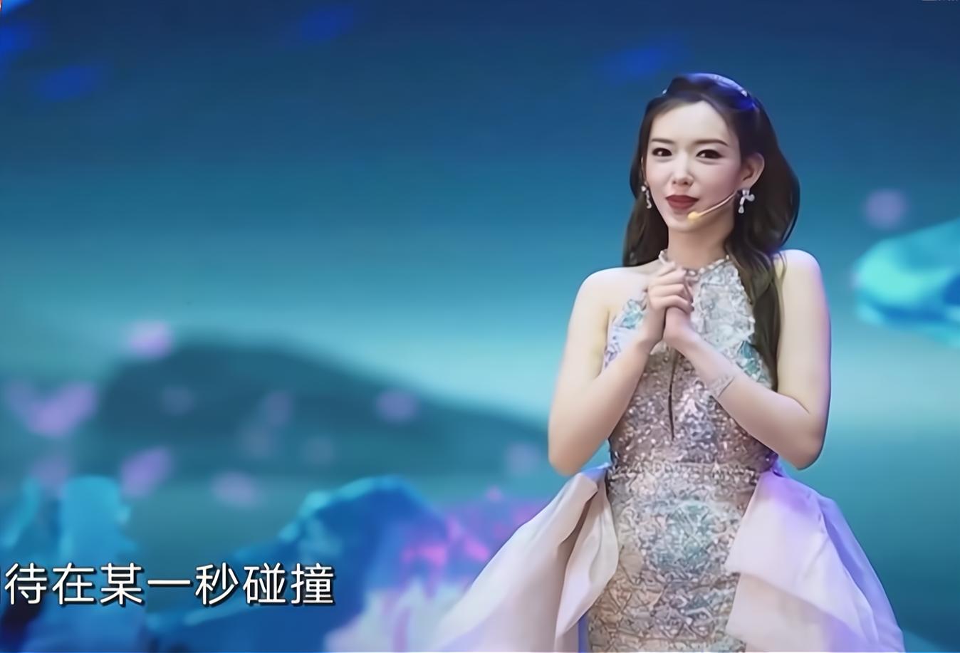 It's too outrageous, fake singing is also shameless to boast of ...