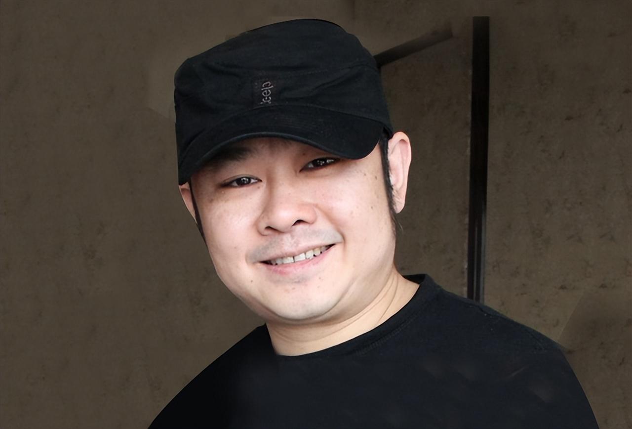 Dao Lang was abandoned by his ex-wife. At the age of 52, he returned ...
