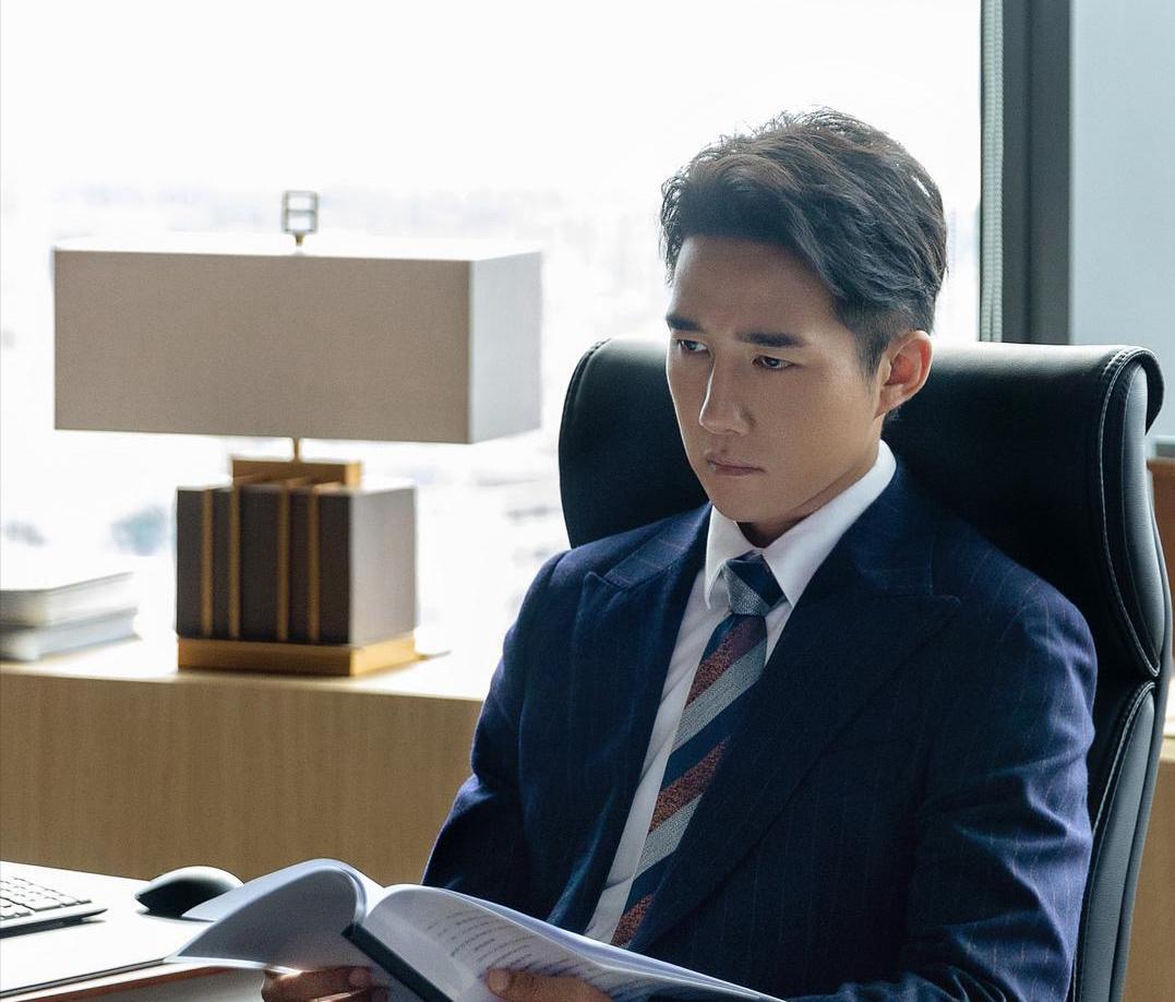 His aura overshadows Bai Yu, and his acting skills are not inferior to ...