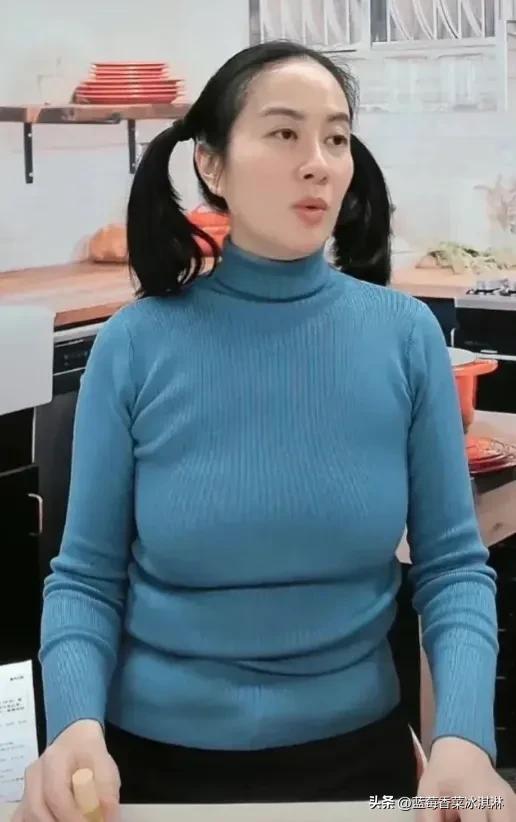 Michelle Ye live streamed the goods, her belly was completely fat, and ...