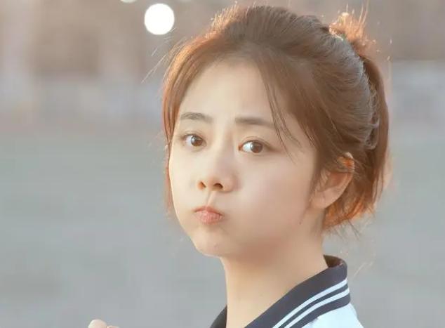 32-year-old Tan Songyun plays a 16-year-old female high school rollover? The same is pretending ...