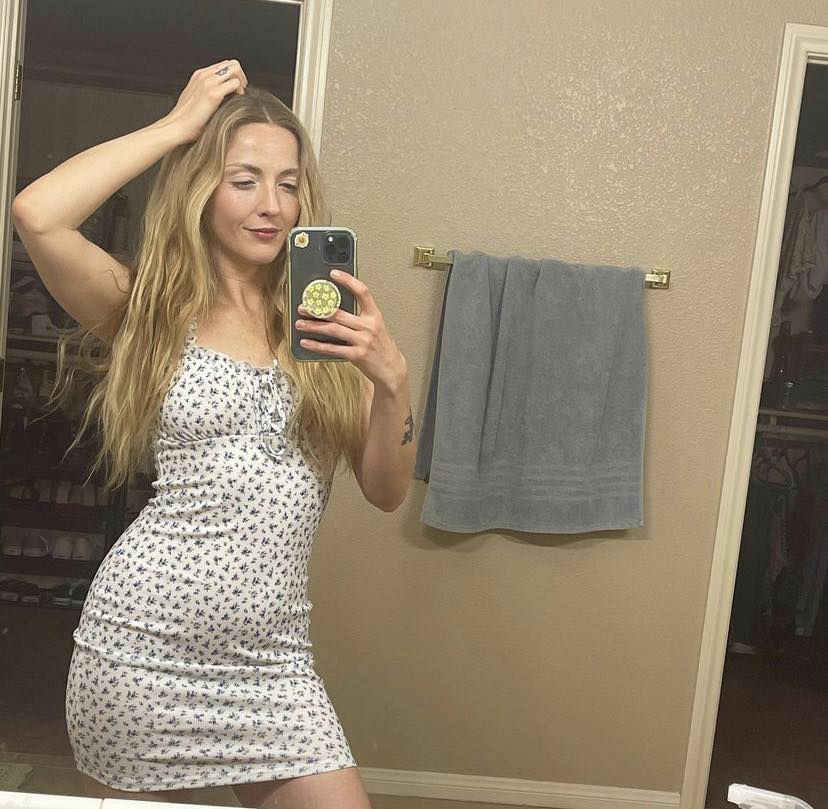 Karla Kush (Karla Kush), long blond hair, beautiful face and perfect ...