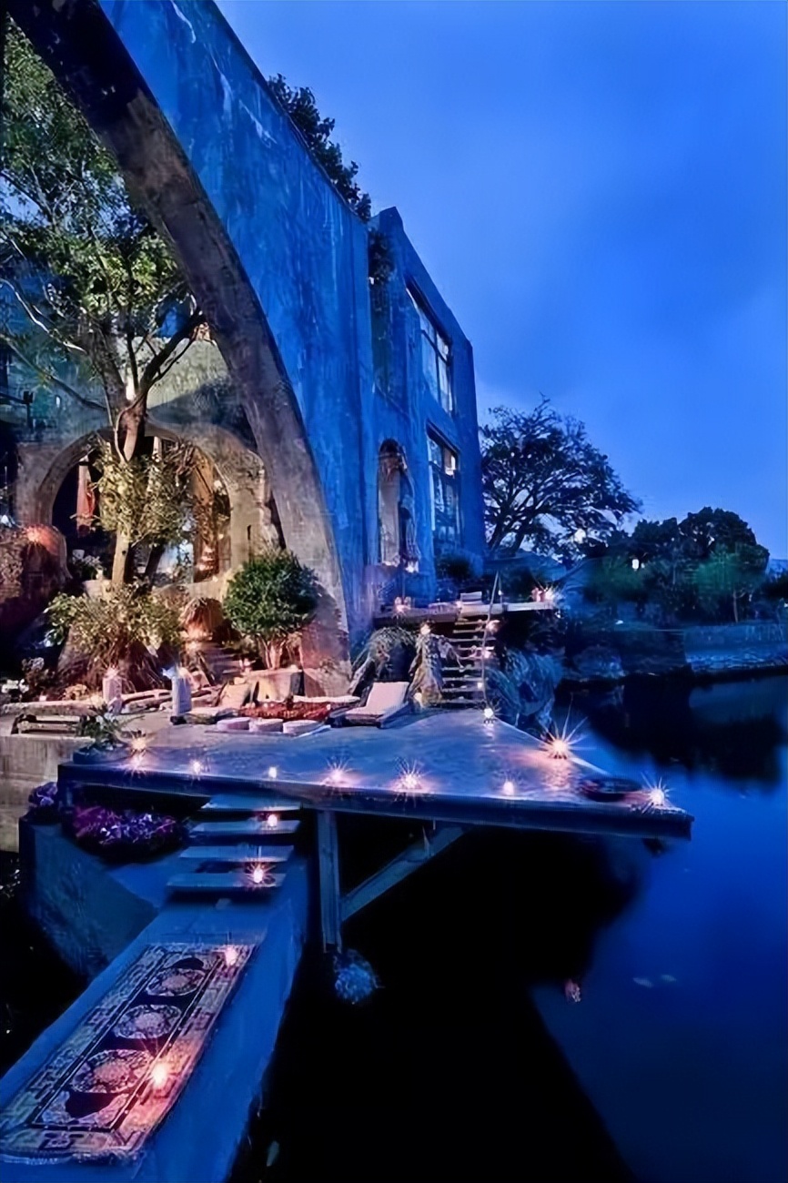 Yang Liping's house, Feng Tang's yard, Li Yugang's dance studio, the ...