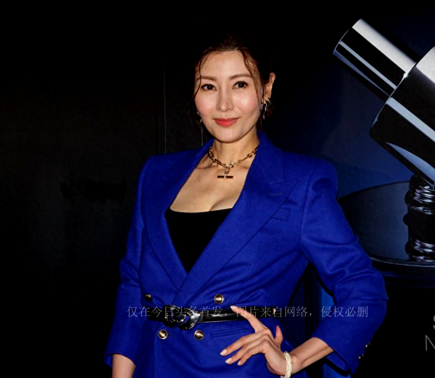 10 middle-aged fat actresses with sagging skin, bloated body, and fat ...