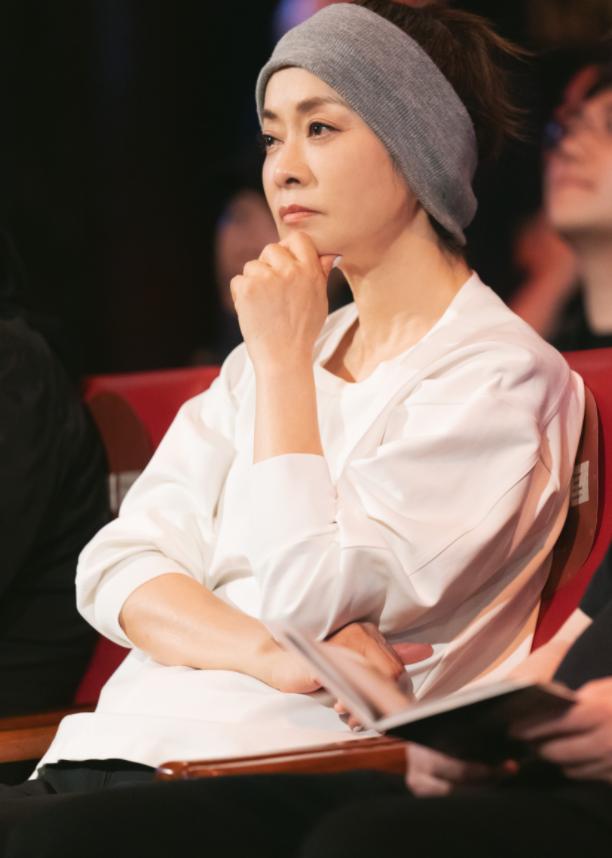 58-year-old Mao Amin appeared at the concert without makeup!Wearing ...