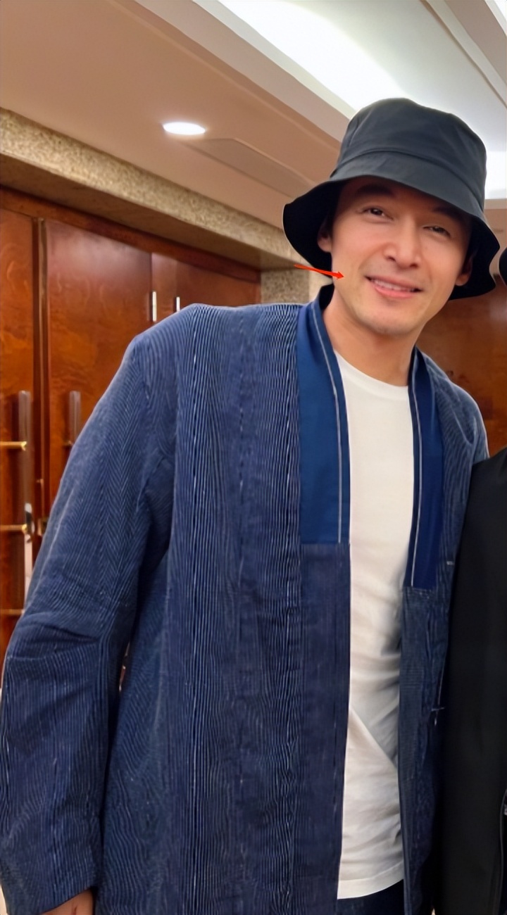 Hu Ge made his first appearance after rumors of marriage and childbirth ...