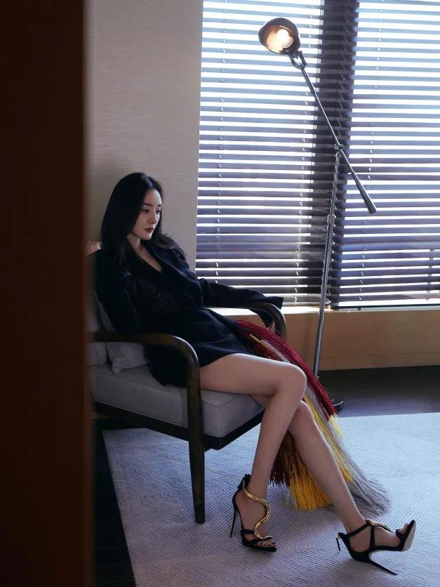 Mi Mi movie promotion line beautiful legs dress up set - iNEWS