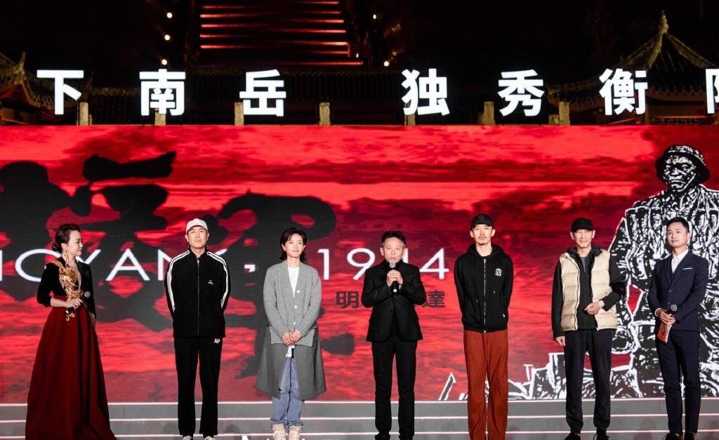 Yang Yang's military uniform looks heroic and masculine, the ...