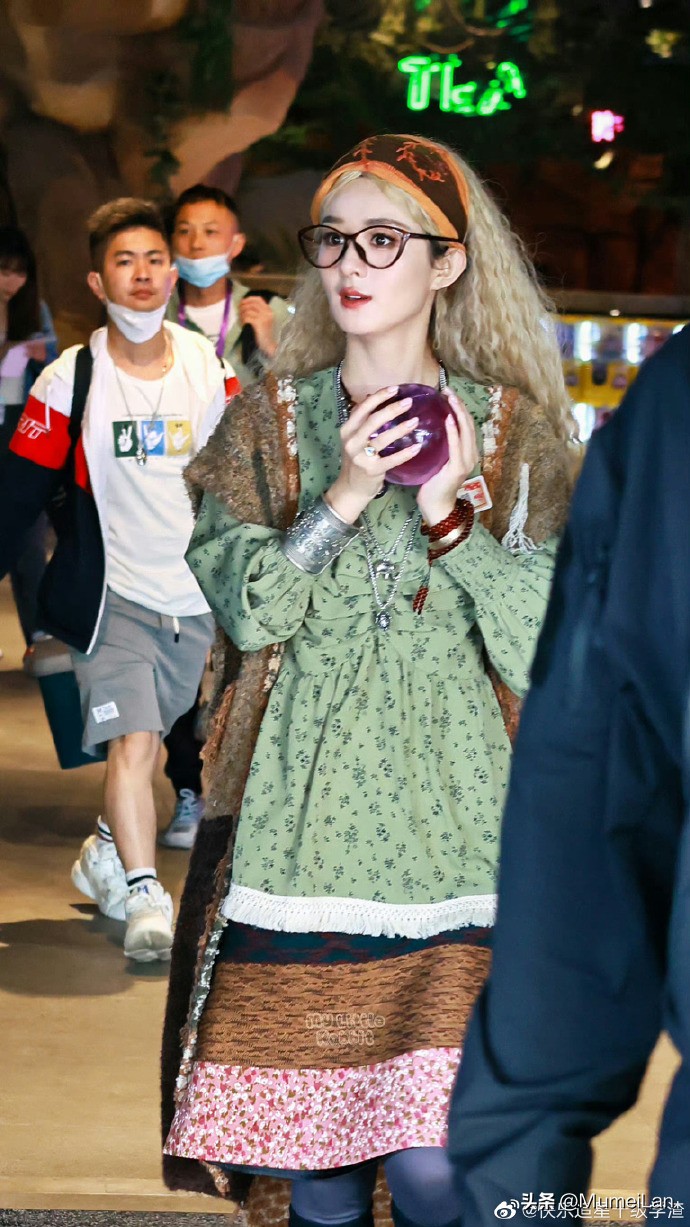 Zhao Liying cos "Harry Potter" Professor Sybill Trelawney - iNEWS