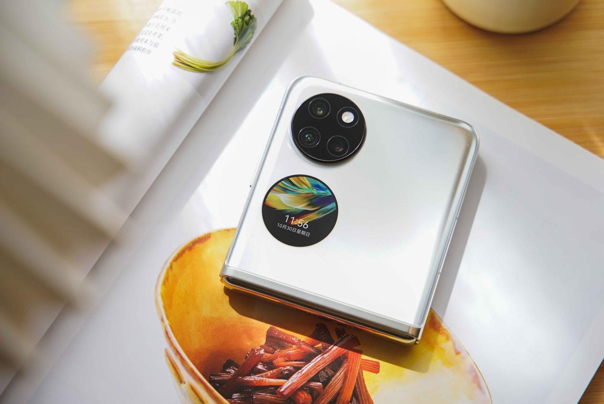 Start a new wave of small folding mobile phones, Huawei Pocket S small ...