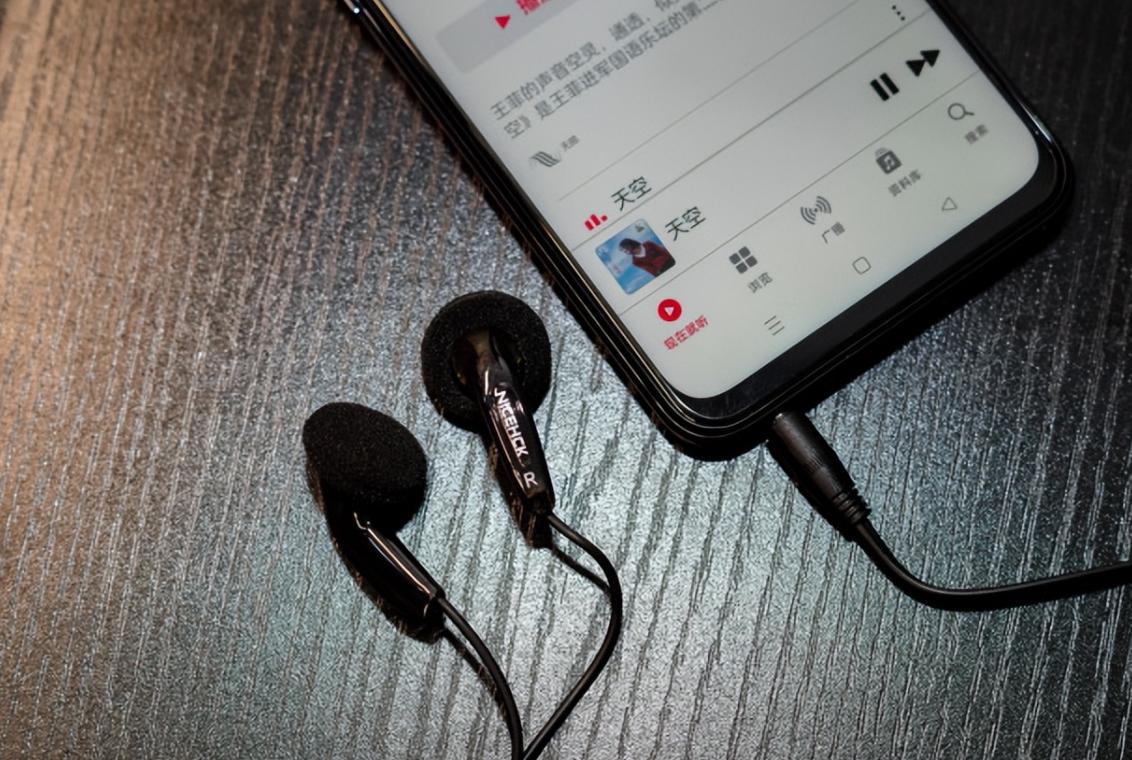 The price is only 9.9, which is comparable to a thousand yuan earphone ...