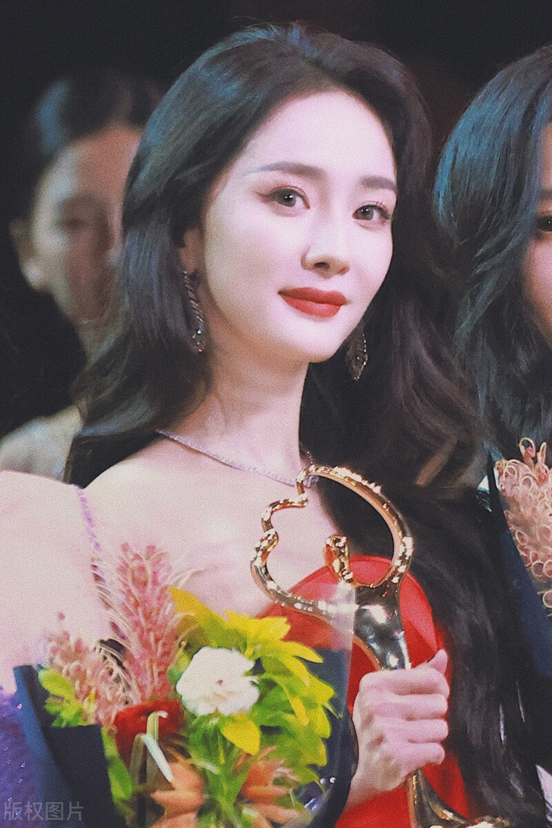 Yang Mi: A successful actress, but also a wise man in life - iNEWS