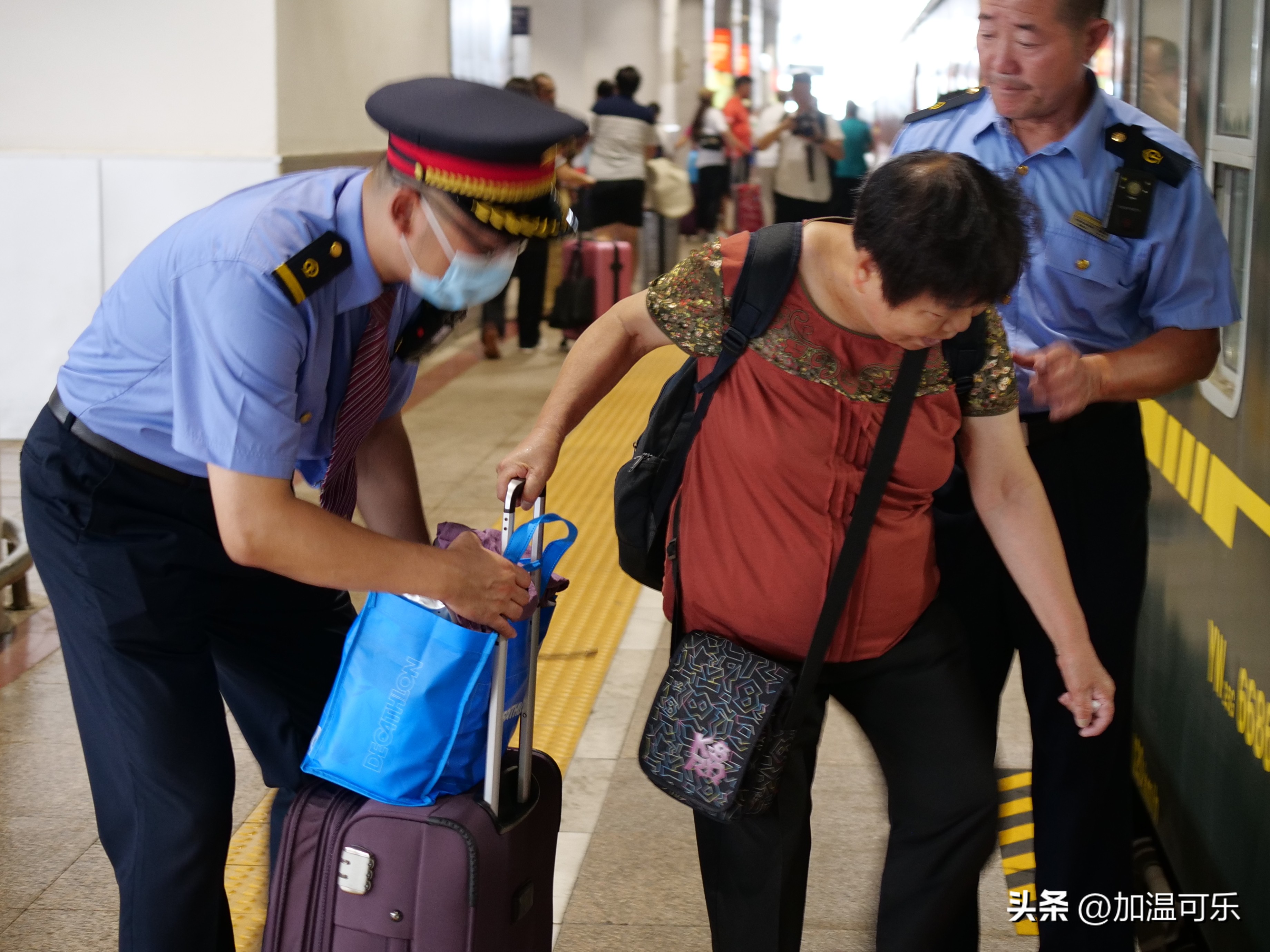 The first "Jinghe" tourist train will depart in 2023 - iNEWS
