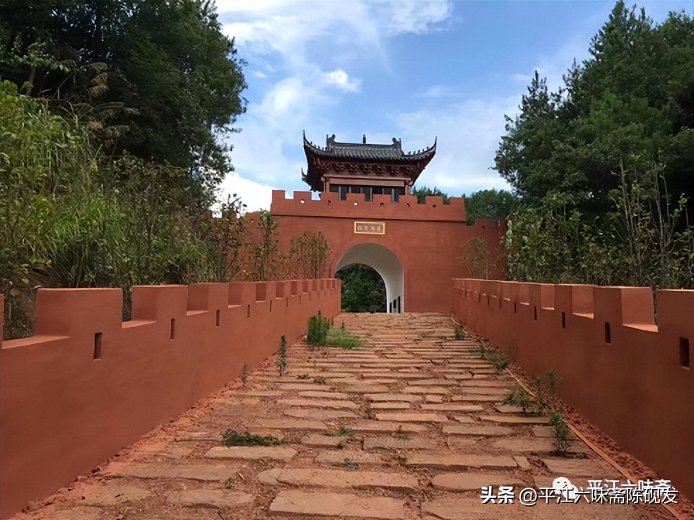 Tang Kuang, Wang Shiming, leaders of Pingjiang Ancient Bingzhai - iNEWS