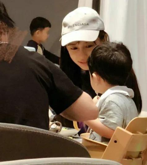 Yang Yang Jia Shikai, baby, Wang Yibo, Li Qin, Ren Min, Wang Yuan - iNEWS