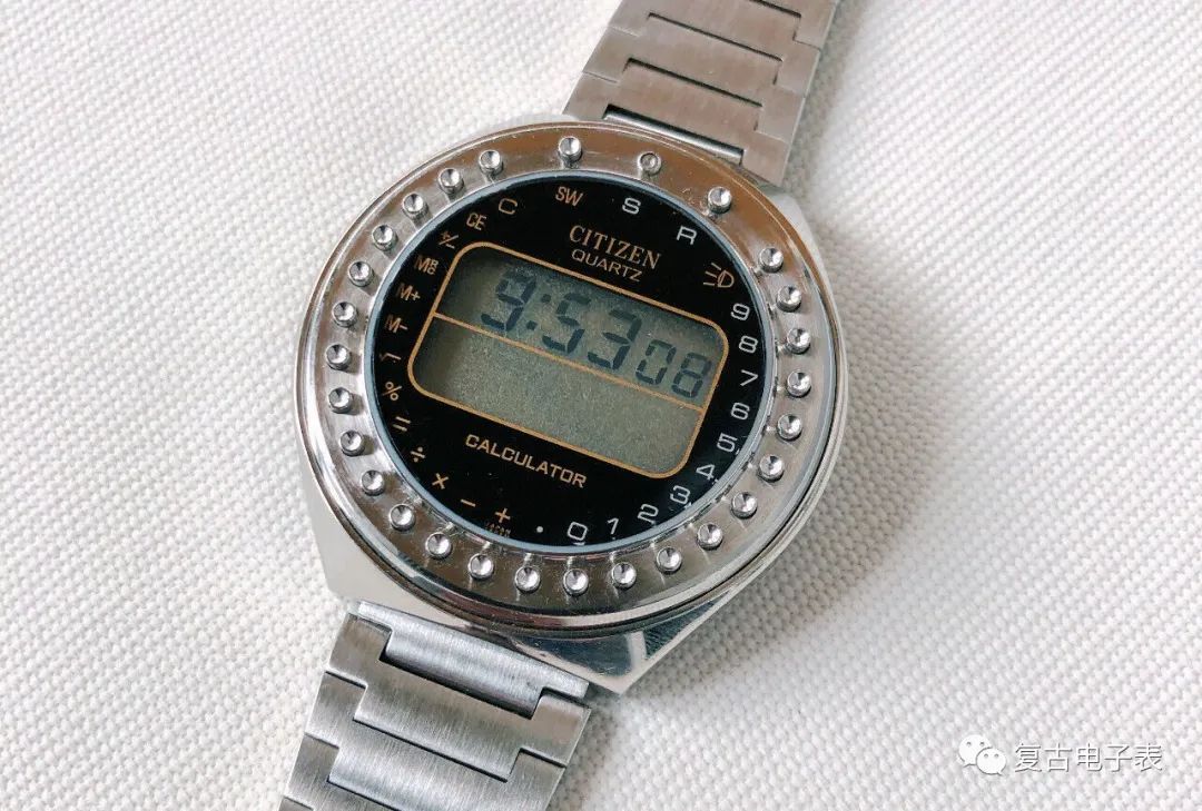 Calculator watch with the look of an old dial phone - citizen 49-9421/ ...