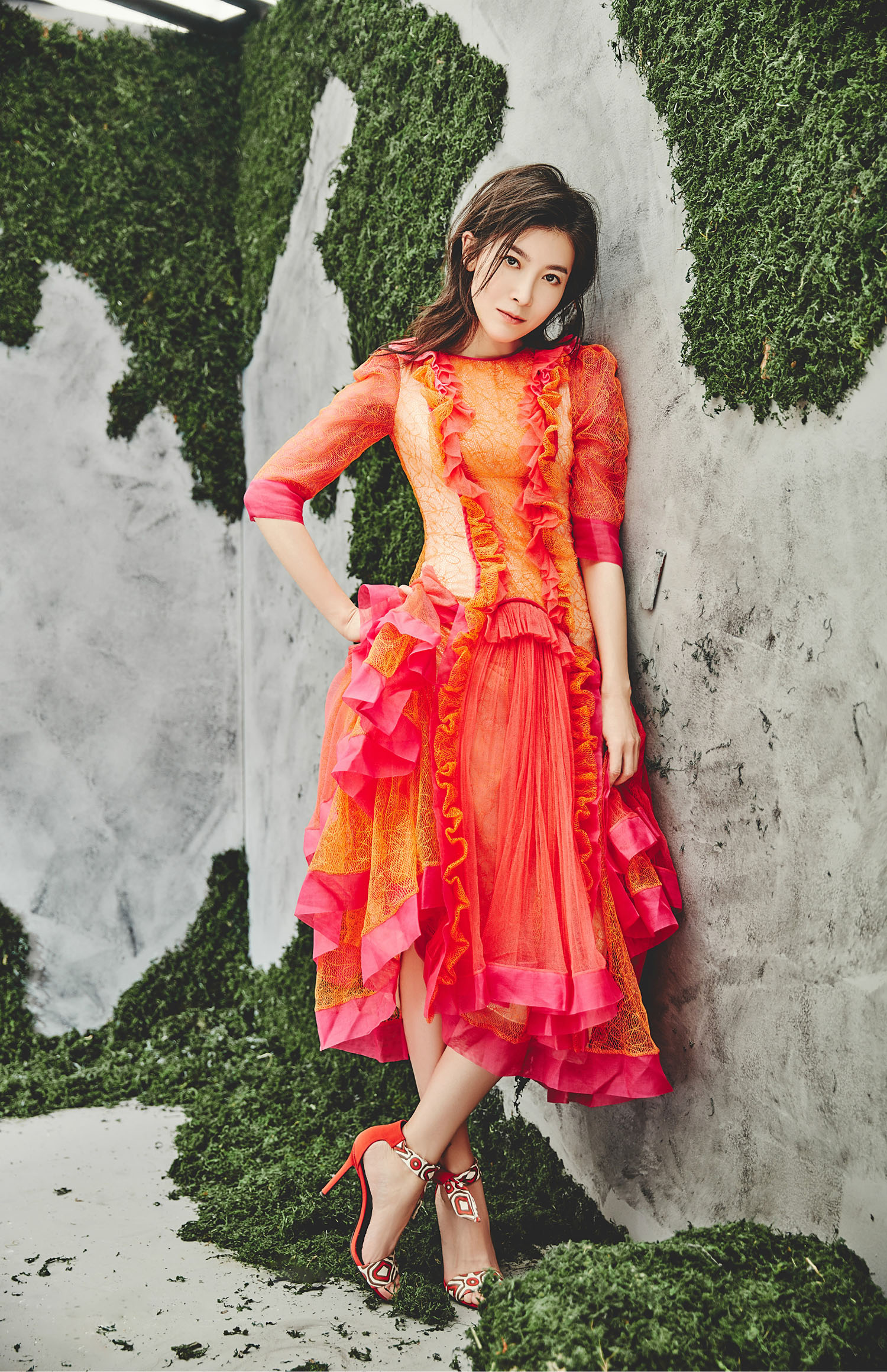 Top ten beauties with dimples in China's entertainment industry - iNEWS