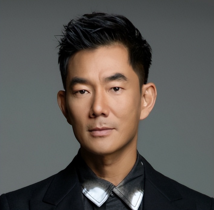 This time, the 56-year-old Ren Xianqi made the world look up to him ...