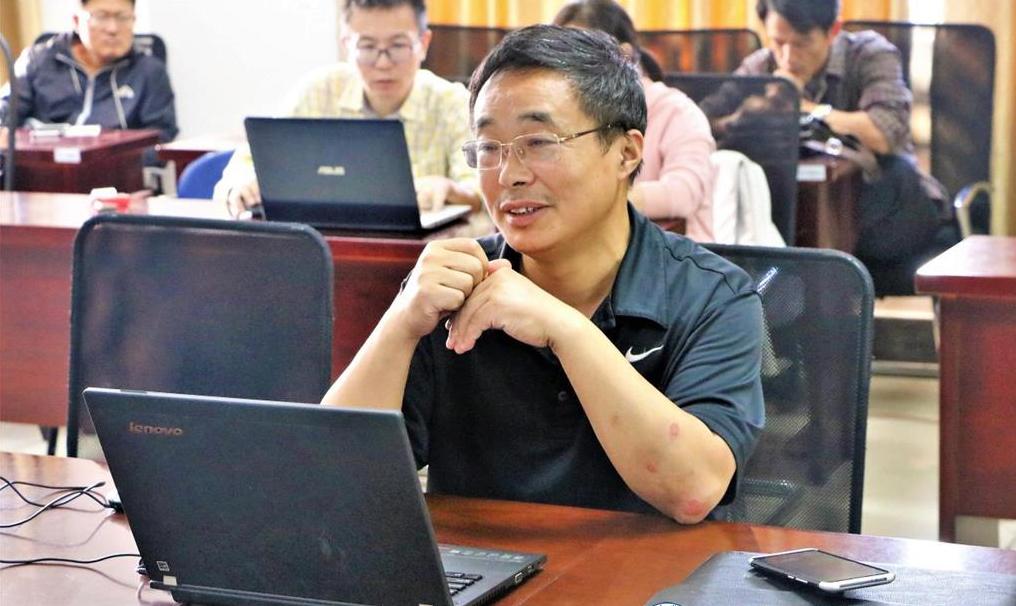 Fighting the disease, unfortunately passed away-the famous director Zhou Guodong passed away at ...