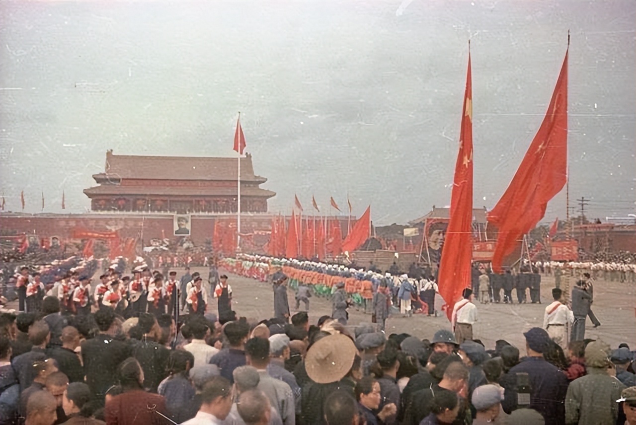 In 1950, the People's Liberation Army's war against bandits, Zhang ...
