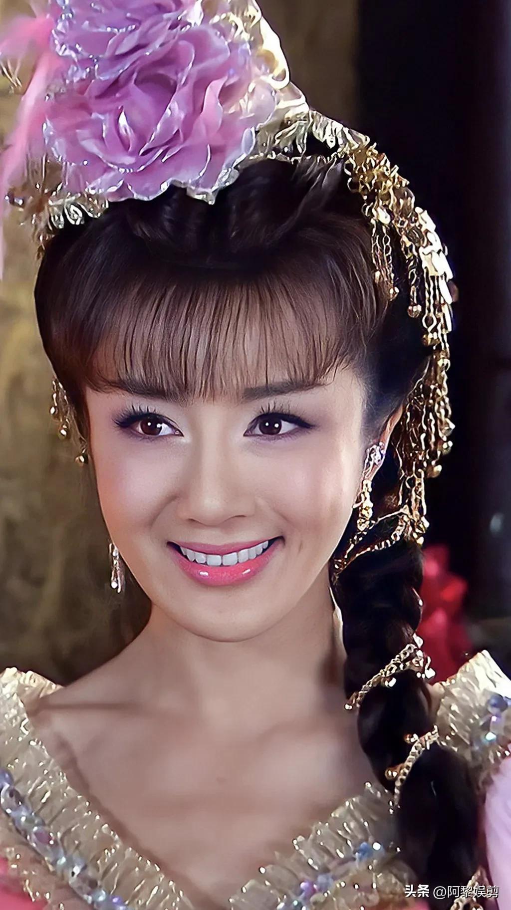 Li Yixiao: The immortal figure is missing, with ice muscles and jade ...