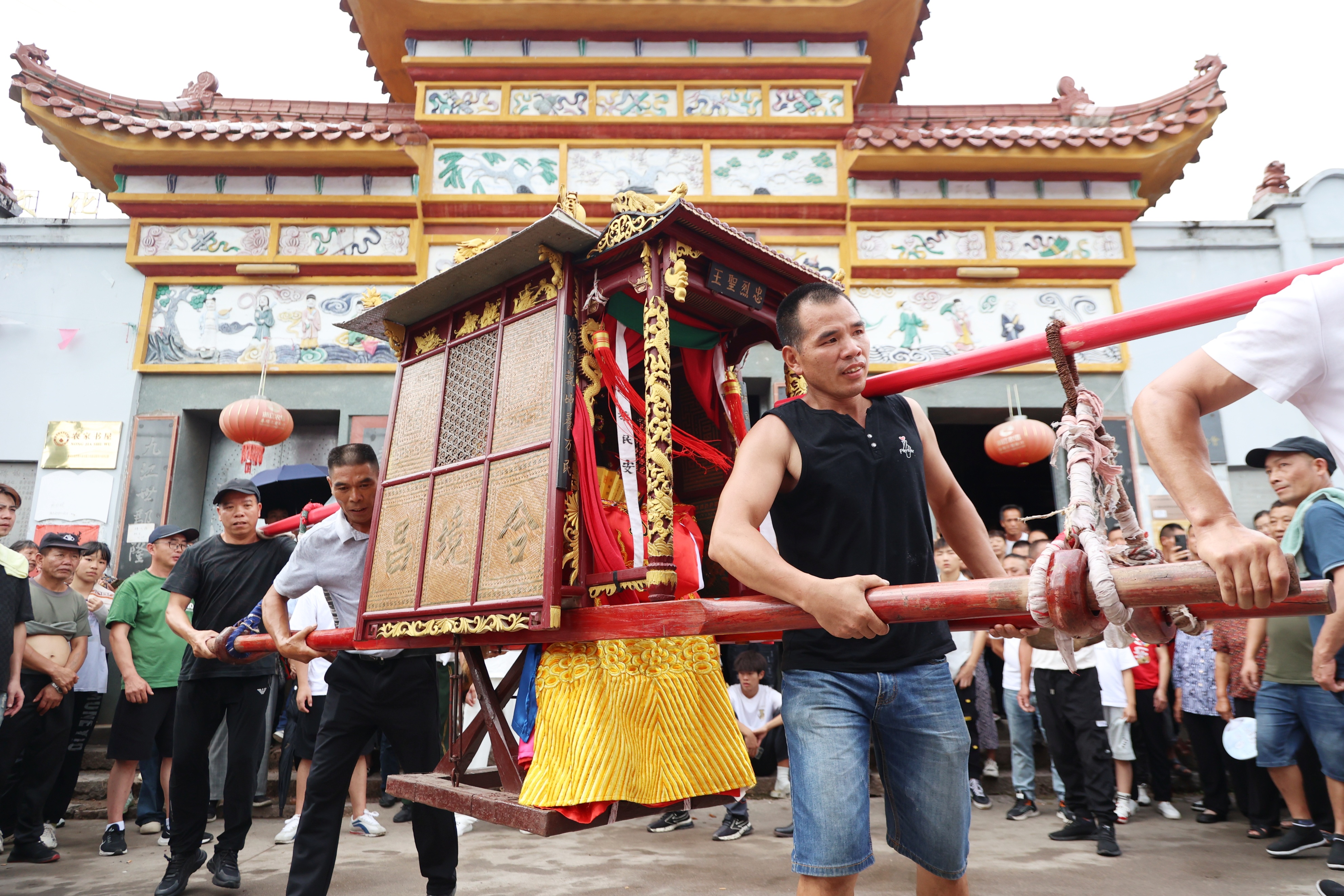 The legend of Tao Erweng, the ancestor of the Tao family, at the ...