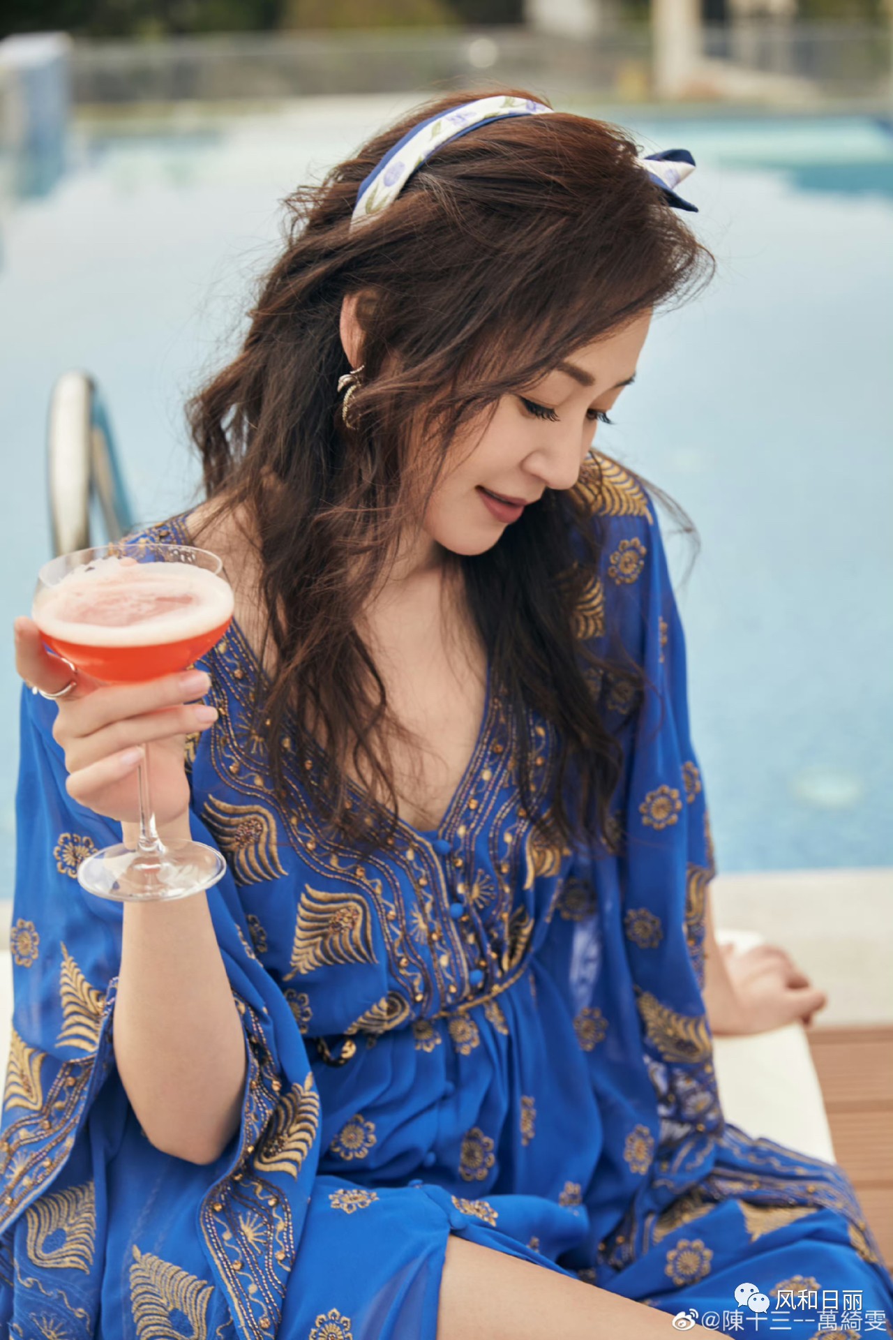 The long-legged goddess Wan Qiwen's career soared in the mainland, and ...