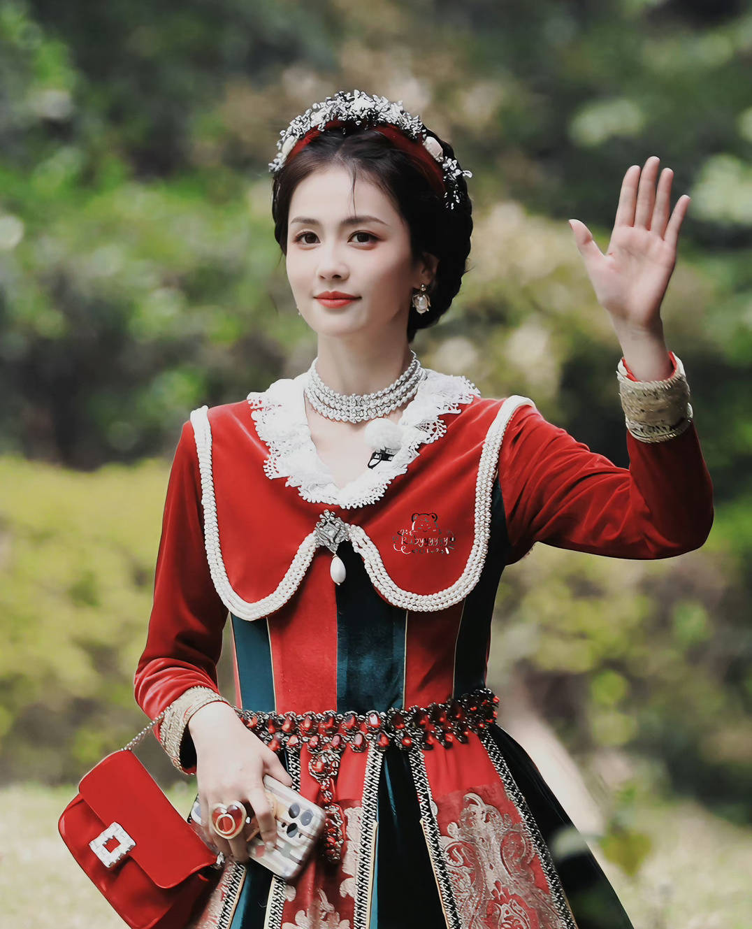 Bailu was infringed and won 10,000 compensation. His red dress with ...