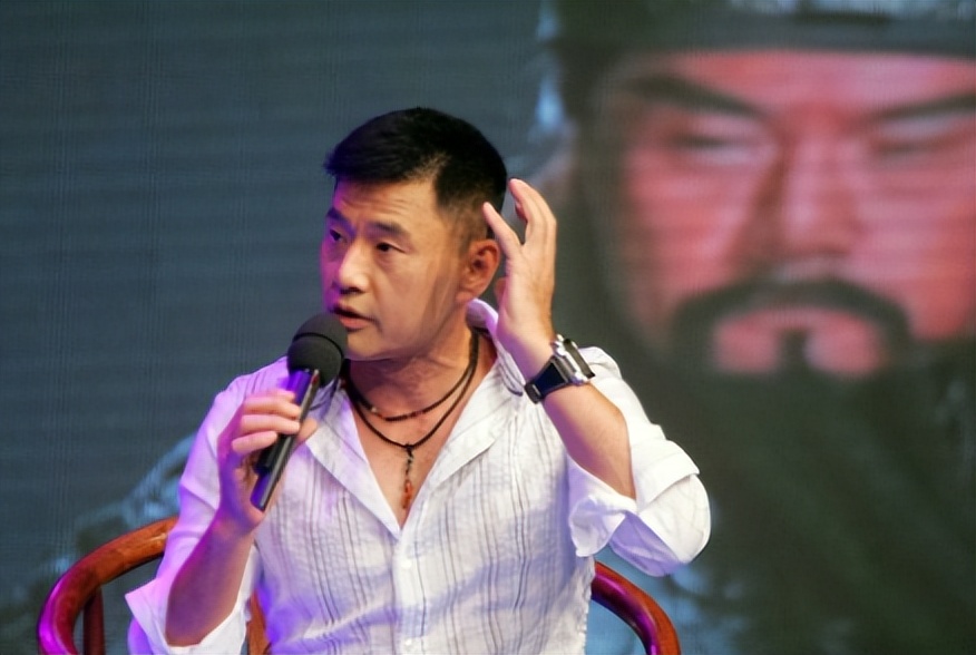 Yu Rongguang has been divorced for two years: he is in good shape with constant drama ...