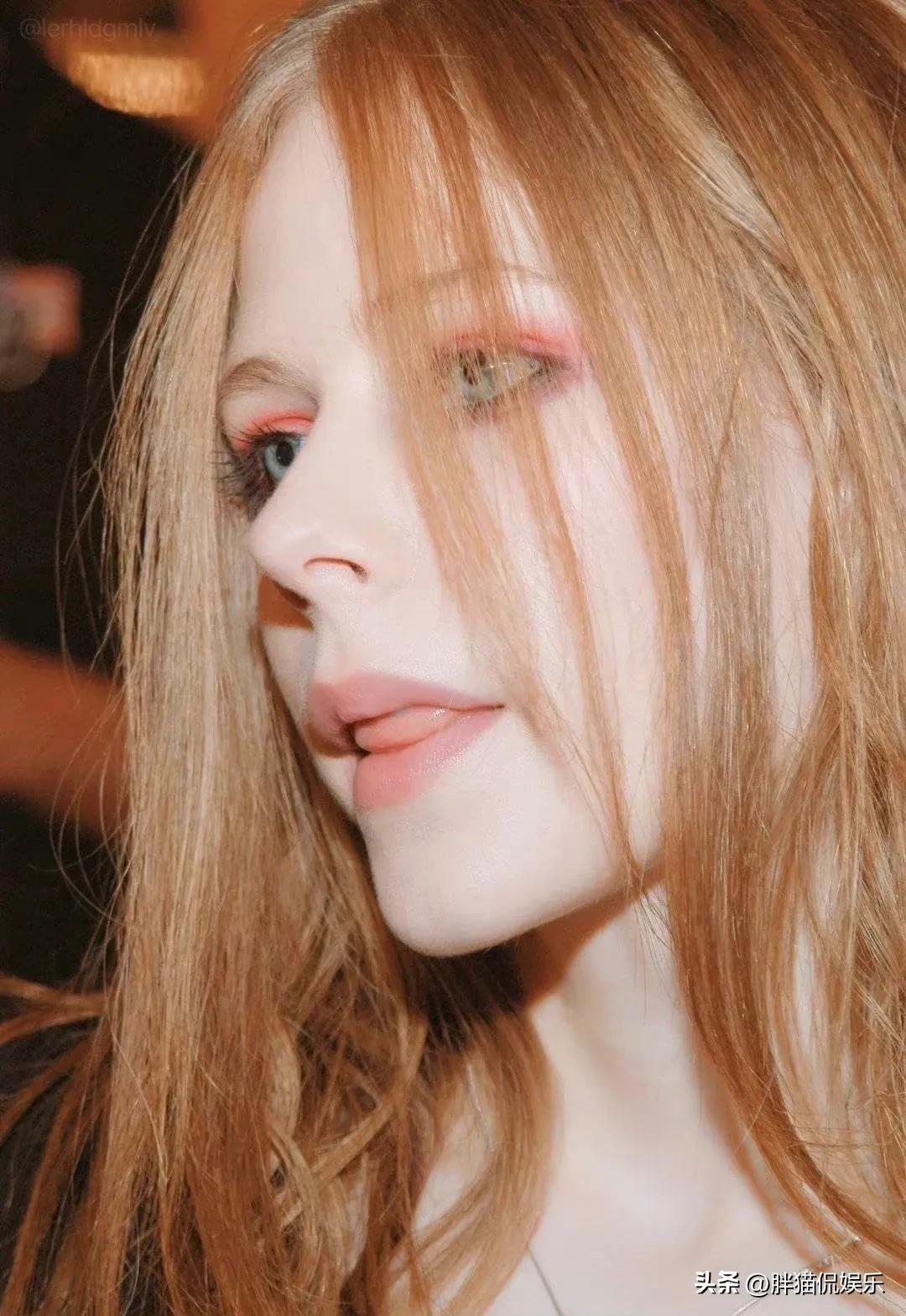 Avril, who just debuted, is really sweet and sweet, and is the ...