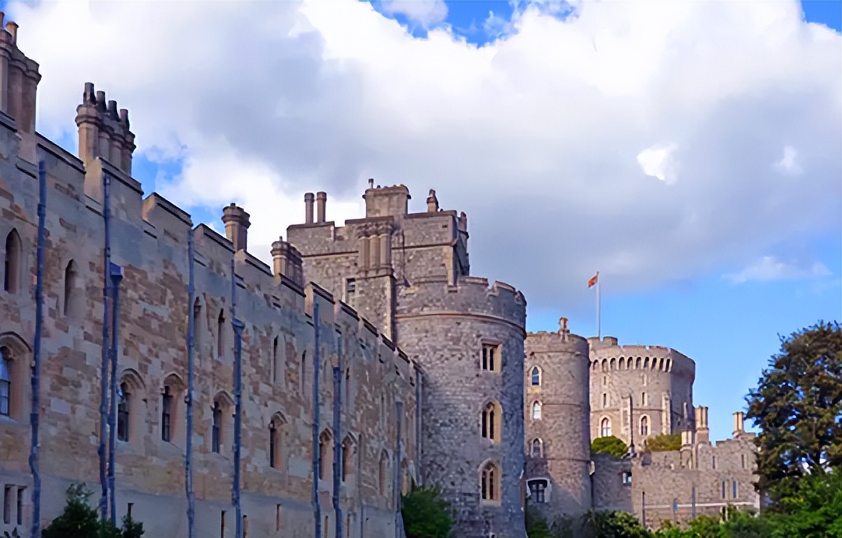 Symbols of British History and Culture: What Important Roles Windsor ...