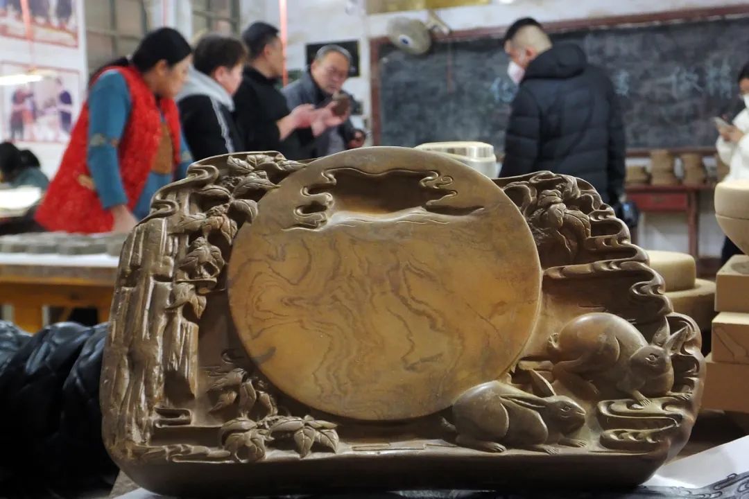 Millennium Chengni inkstone, a family of three generations - iNEWS