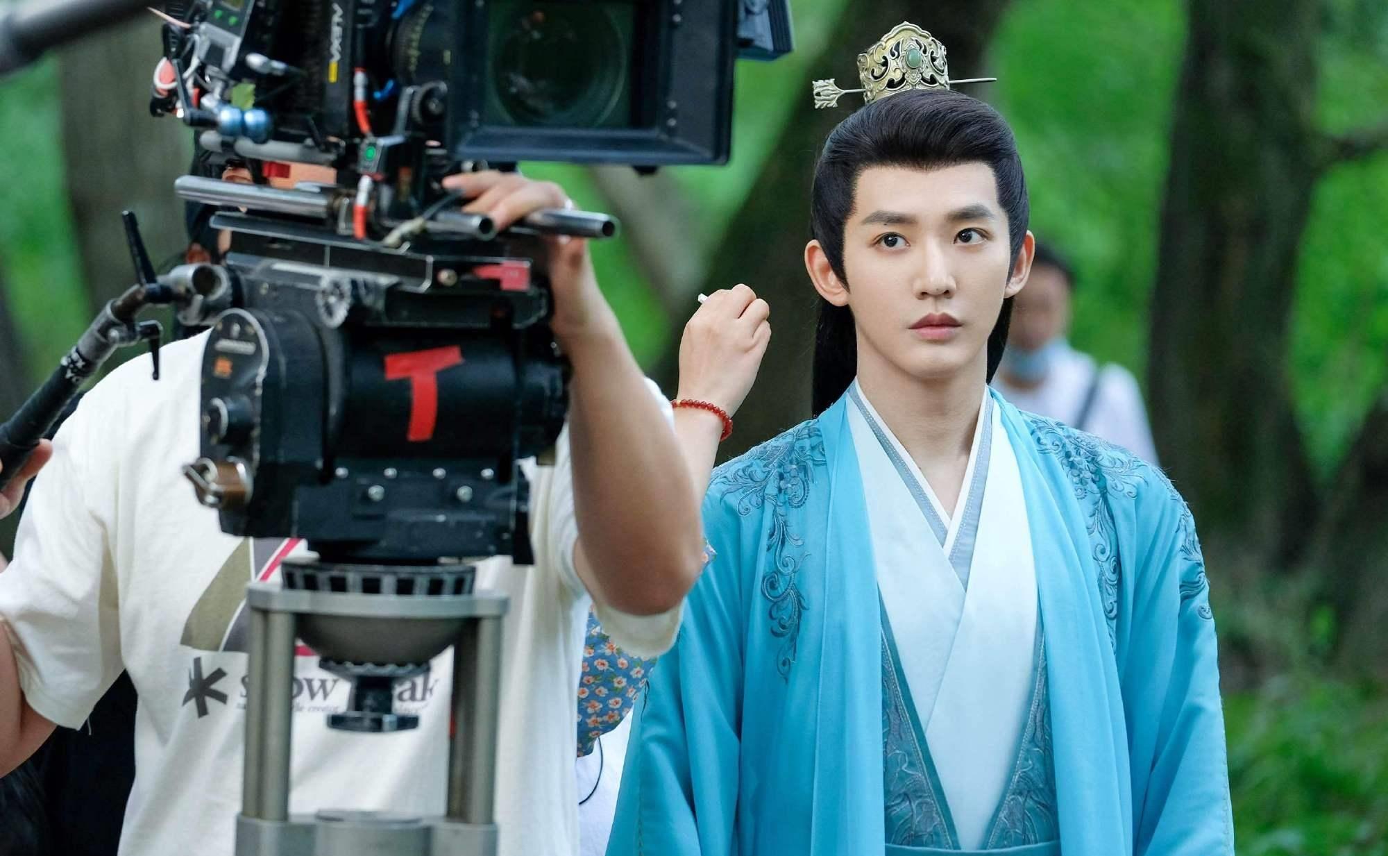 The cast of "There Are Trees in Sendai" has changed again, Deng Wei takes over from Bai Jingting ...