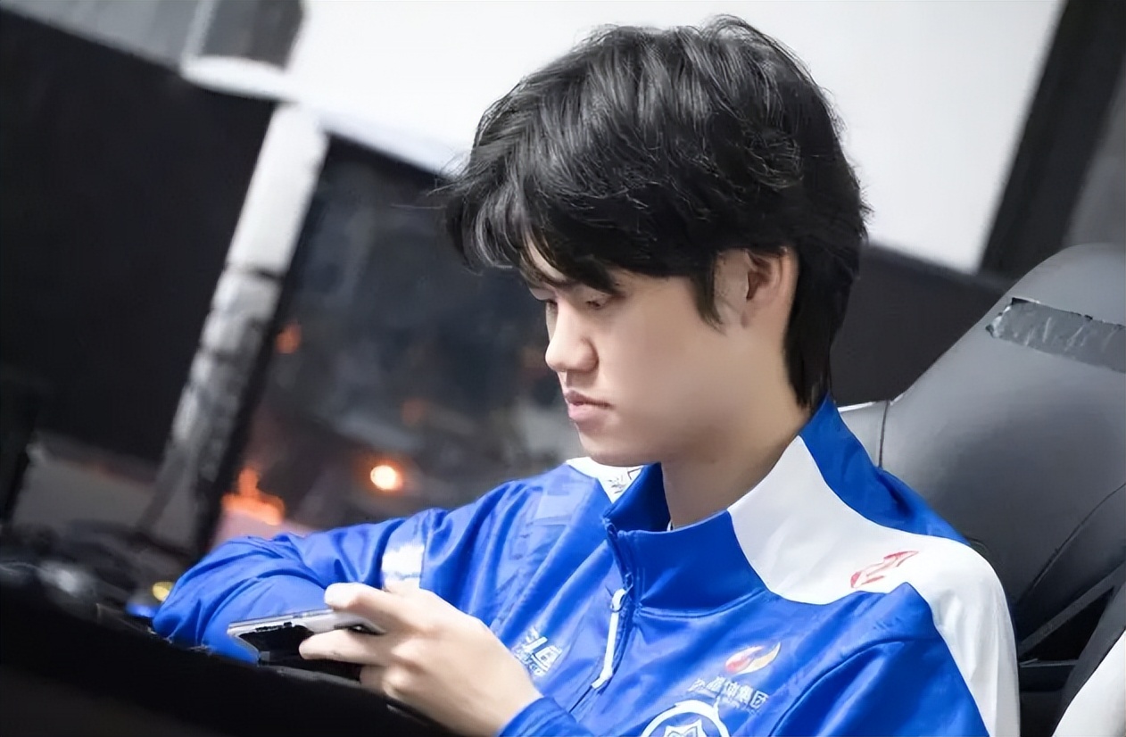 The ES five-member group Yi Zheng has slipped through the net and was bombarded again. FMVP is ...