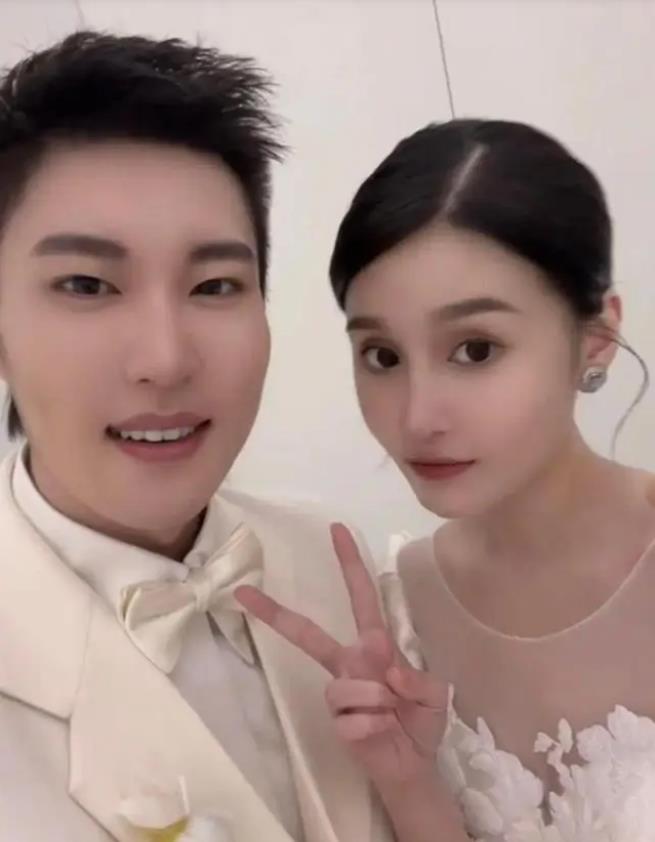 Ma Lijuan and her daughter Qiuqiu live in the same frame, and their ...