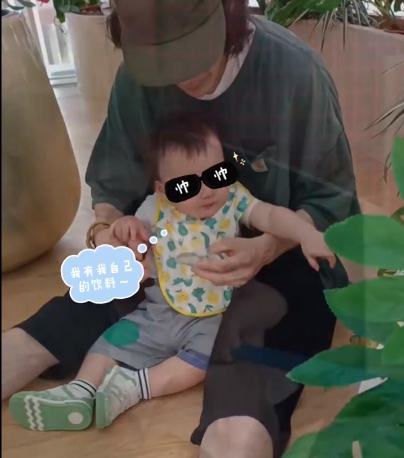 Xiang Zuo shai takes his son on a daily basis, and the recent photo of ...