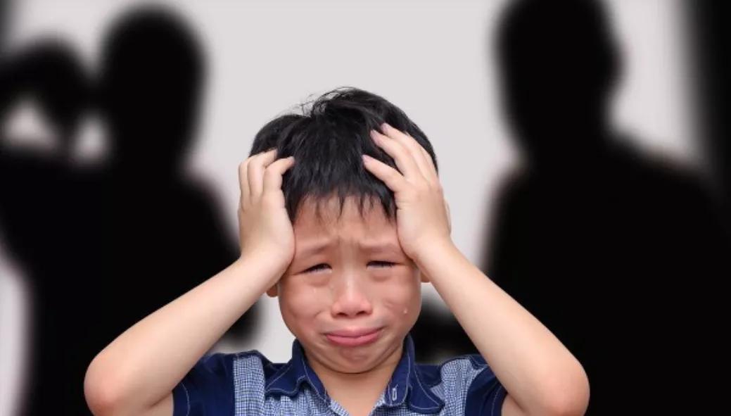 There are no couples who do not quarrel, but in front of the children ...